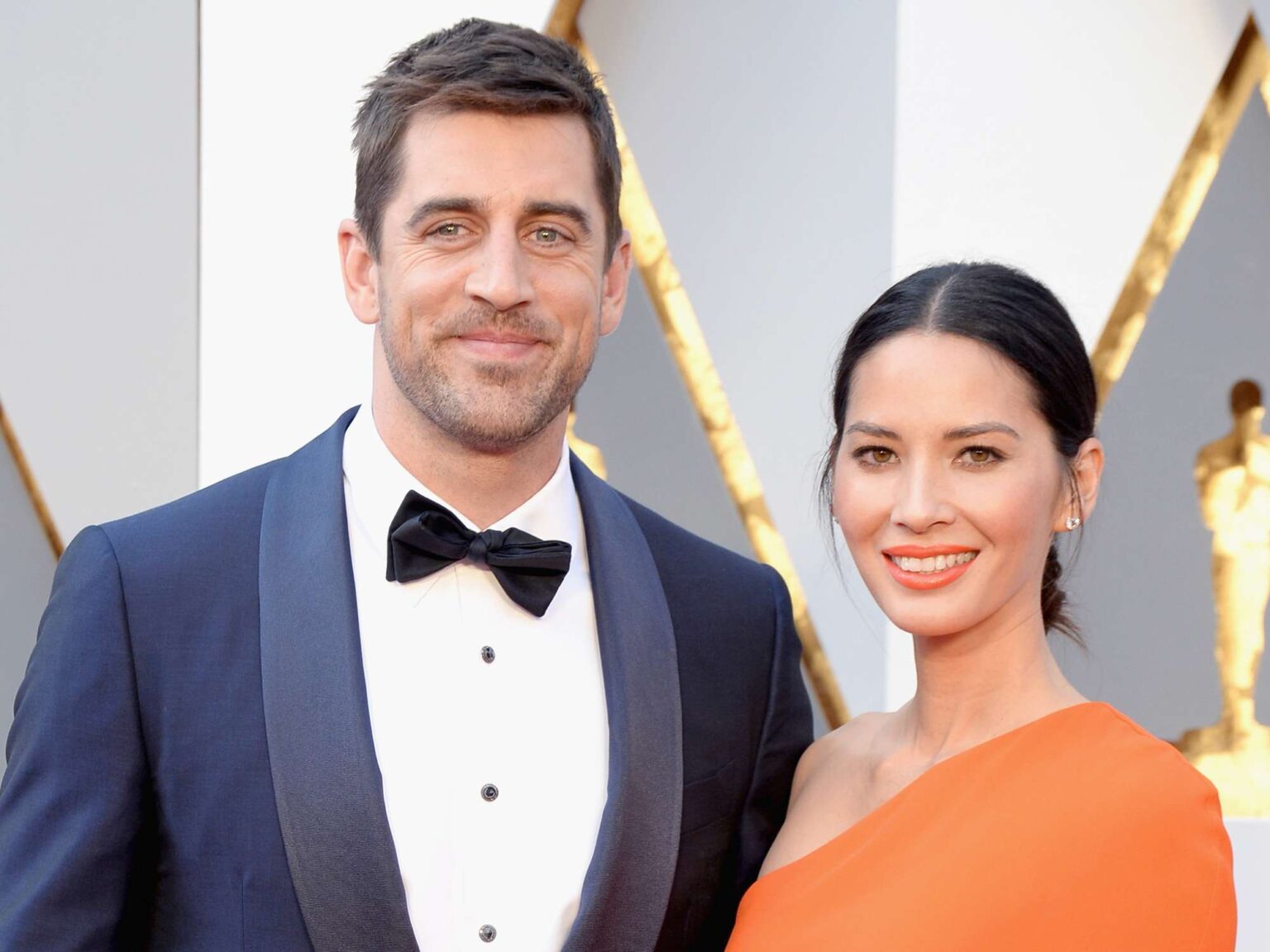 Is Aaron Rodgers Married? Exploring His Age, Net Worth, Wife, Salary ...