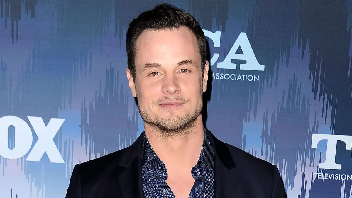 Dean Sheremet Bio, Age, Net Worth, Wife, Married, Dating, Children ...